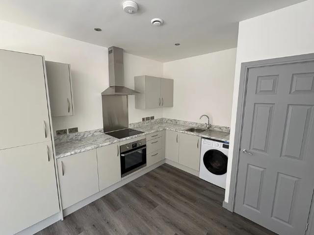 1 bedroom property to let in St. Stephens House, Redditch £825 pcm