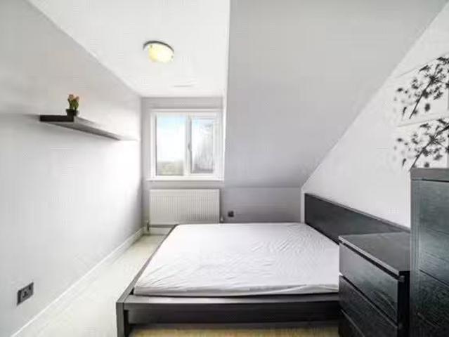 1 bedroom property to let in Stanstead Road, London, SE23 £1.