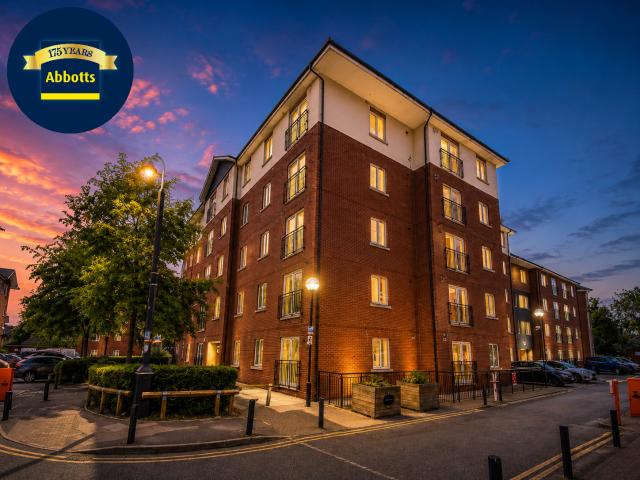1 bedroom property to let in Starling Court, Bishop Stortford, CM23 £1,230 pcm
