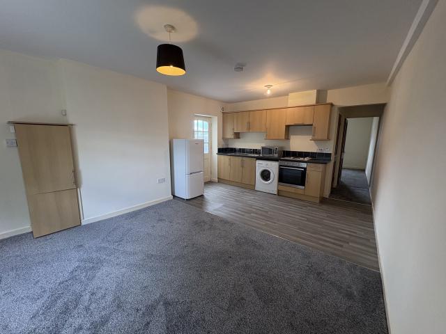 1 bedroom property to let in Station Street, Swinton, S64 £650 pcm