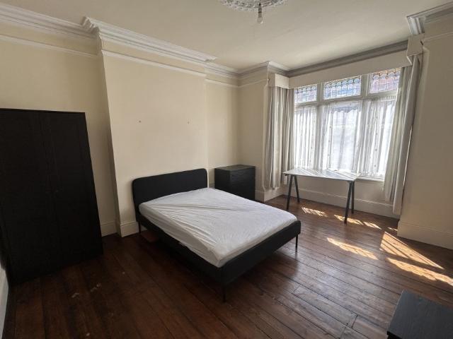 1 bedroom property to let in Stirling Road, Edgbaston £450 pcm