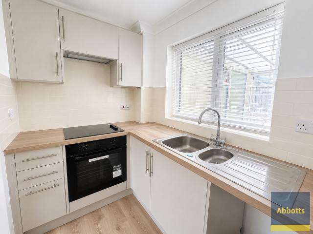 1 bedroom property to let in Sycamore Close, Ipswich £900 pcm