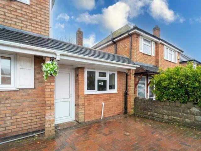 1 bedroom property to let in Sansome Road, Shirley, Solihull £1,000 pcm