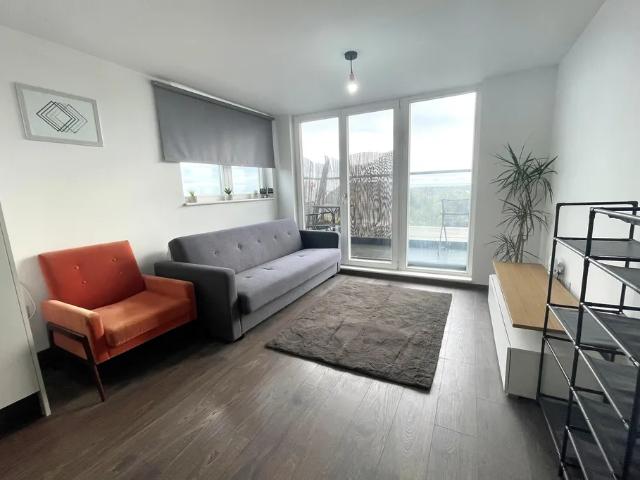 1 bedroom property to let in Solihull Heights, Sheldon £1,050 pcm