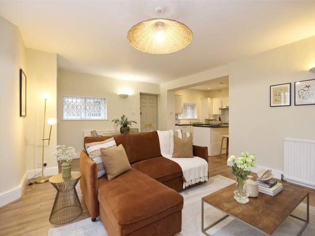 1 bedroom property to let in Tufnell Park Road, London, N7 £3,225 pcm
