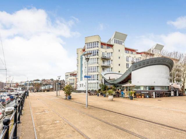 1 bedroom property to let in The Crescent, Hannover Quay, BS1 £1,500 pcm