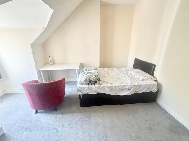1 bedroom property to let in Vicarage Road, Jewellery Quarter £600 pcm
