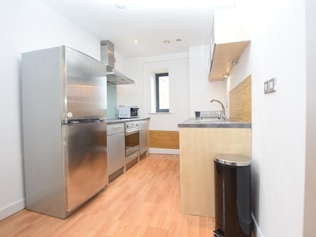 1 bedroom property to let in West One Central, 12 Fitzwilliam Street, Sheffield, S1 4JN £800 pcm