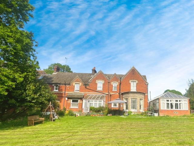 1 bedroom property to let in Whitton Park, Ipswich £750 pcm