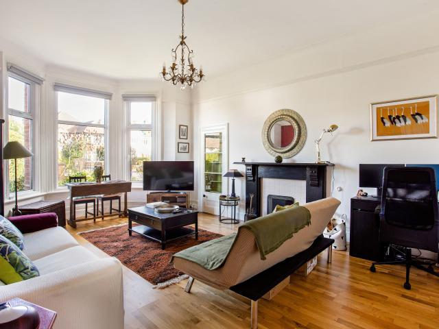 1 bedroom property to let in 7 Park Road, Surbiton, Surrey, KT5 £1,650 pcm