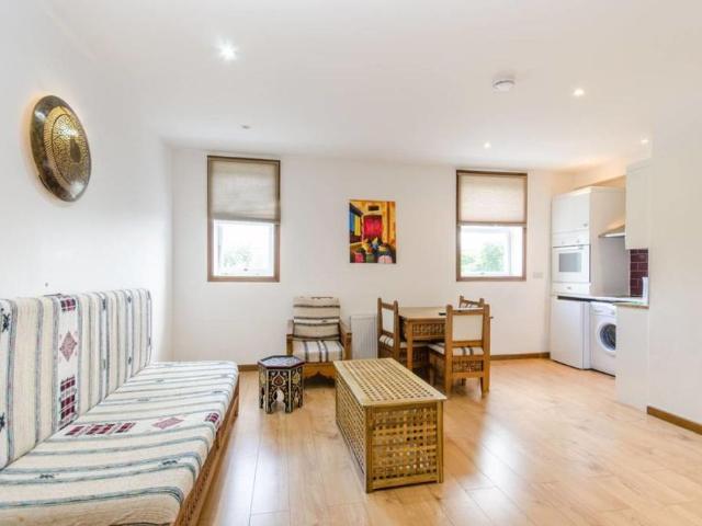 1 bedroom property to let