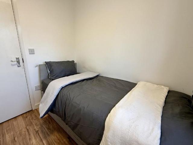 1 bedroom property to rent