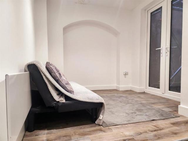 1 bedroom property to rent