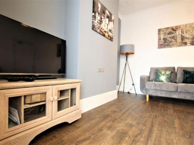 1 bedroom in a house share to rent