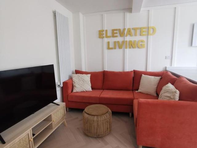 1 bedroom in a house share to rent