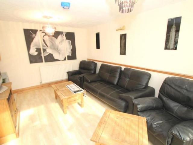 1 bedroom house of multiple occupation to rent