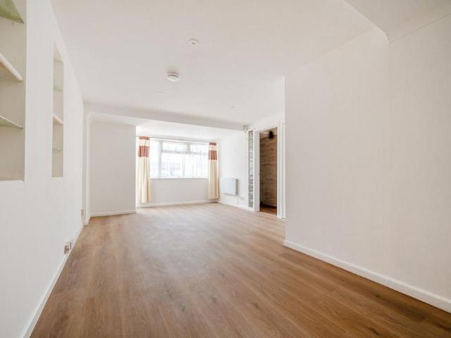 1 bedroom property to rent