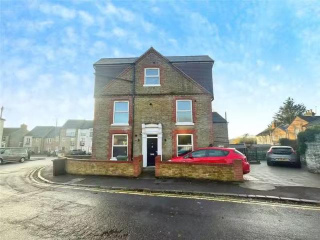 1 bedroom Property to rent, Bower Lane, Maidstone, ME16 £650.