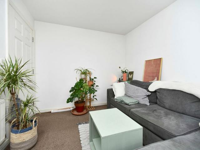 1 bedroom property to rent Brading Road, Brighton, East Sussex, BN2