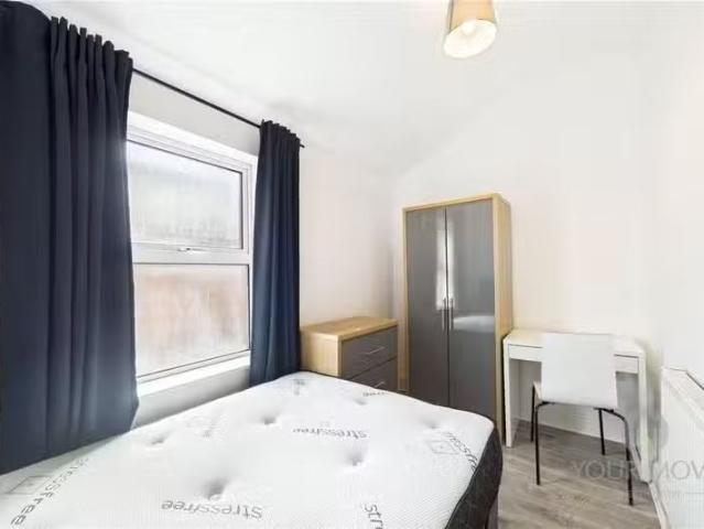 1 bedroom Property to rent, Cedar Road, Northampton, NN1 £500.