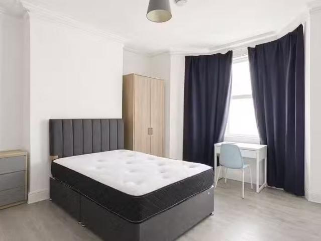 1 bedroom Property to rent, Cedar Road, Northampton, NN1 £585.