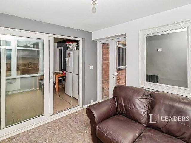 1 bedroom property to rent Derby Road, Loughborough, Leicestershire, LE11