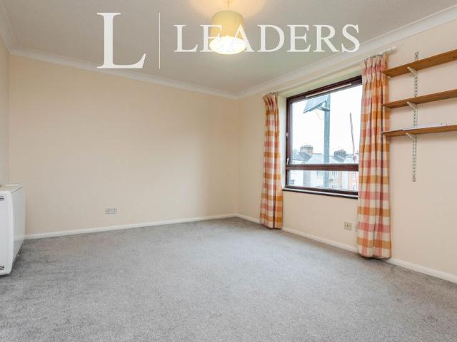 1 bedroom property to rent Elm Road, Redhill, RH1