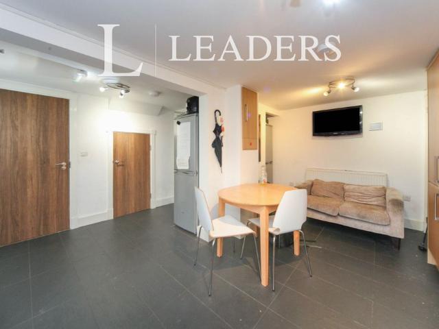 1 bedroom property to rent Fermor Crescent, Luton, Bedfordshire, LU2