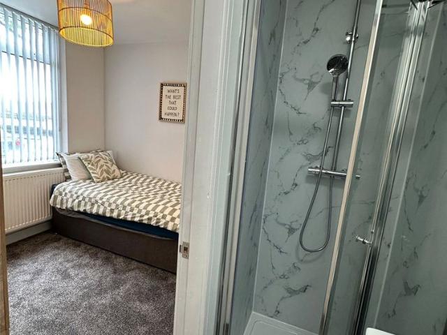 1 bedroom property to rent Hurst Street, Widnes, Cheshire, WA8