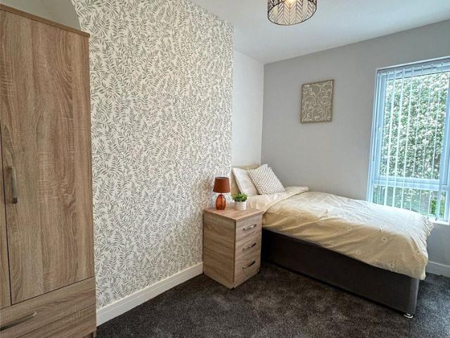 1 bedroom property to rent Hurst Street, Widnes, Cheshire, WA8