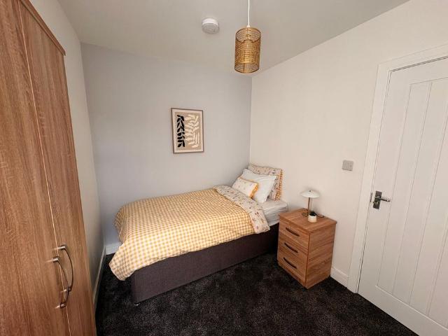 1 bedroom property to rent Hurst Street, Widnes, Cheshire, WA8