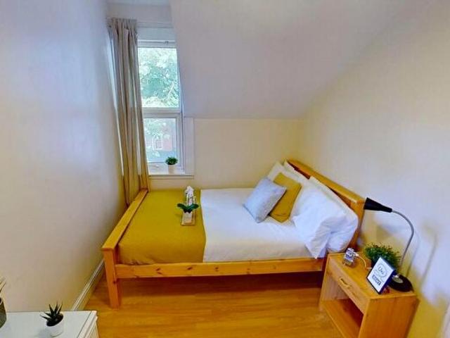 1 Bedroom Property To Rent In Castle Boulevard, Nottingham, Nottinghamshire, NG7
