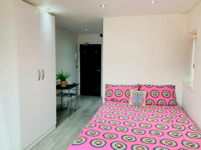 1 Bedroom Property To Rent In Demontfort Street, Leicester, LE1