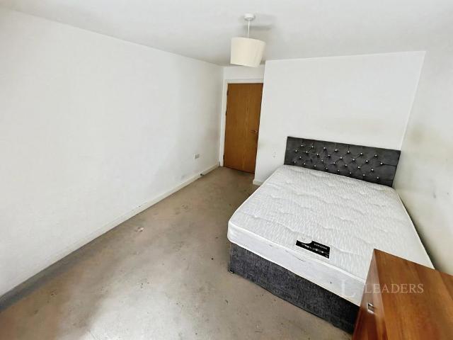 1 bedroom property to rent Old Bedford Road, Luton, Bedfordshire, LU2