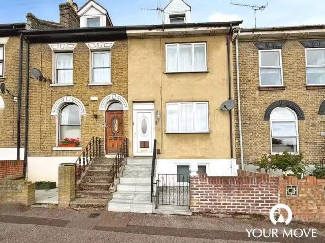 1 bedroom Property to rent, Rochester Street, Chatham, ME4 £5.