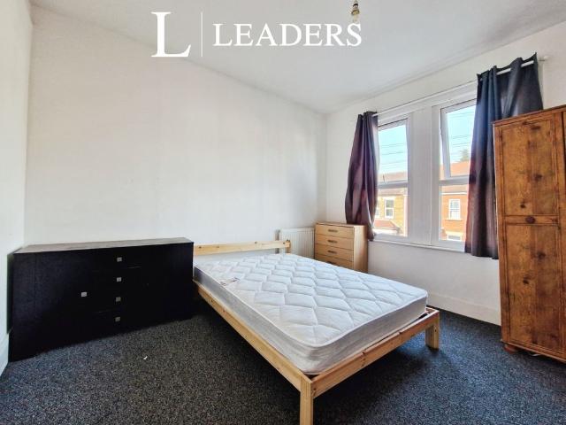 1 bedroom property to rent Salisbury Avenue, Westcliff on Sea, Essex, SS0