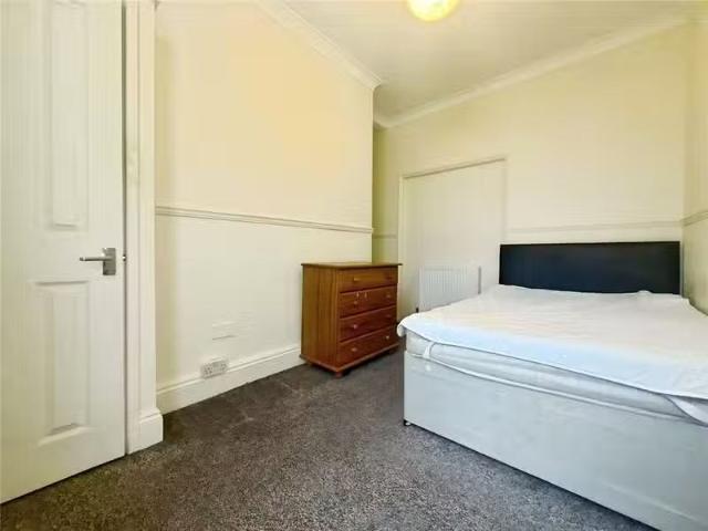 1 bedroom Property to rent, Sheffield Road, Portsmouth, PO1 £.