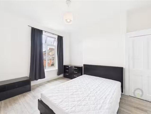 1 bedroom Property to rent, St. Michaels Avenue, Northampton.