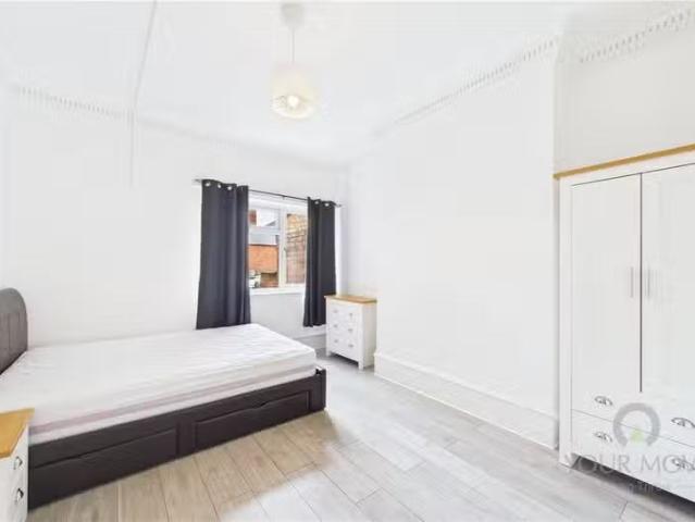 1 bedroom Property to rent, St. Michaels Avenue, Northampton.