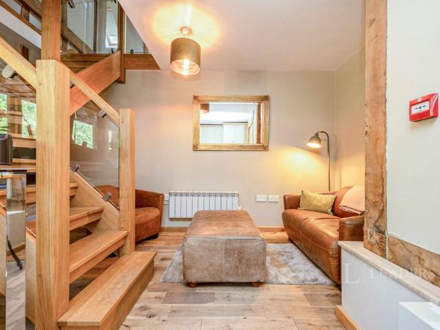 1 bedroom property to rent Stringers Common, Jacob's Well, Guildford, Surrey, GU4