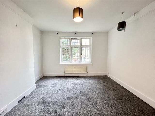 1 Bedroom Room To Let