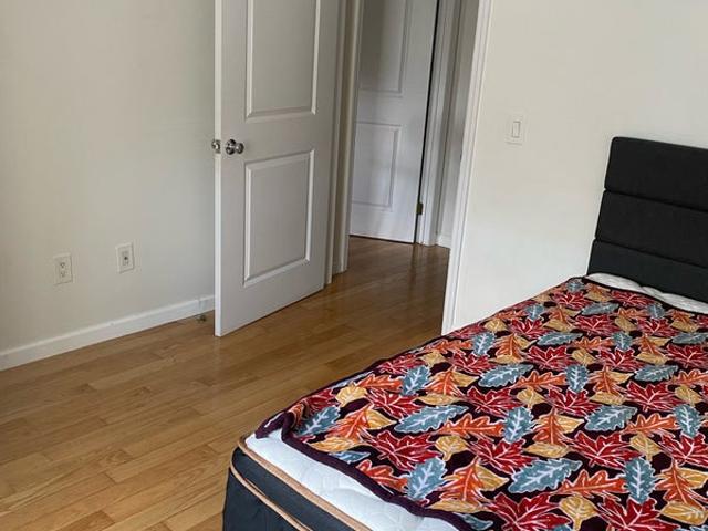 1 bedroom Room for RENT at Woodhaven area