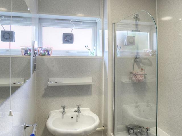 1 bedroom Room for rent in Scarfe Way