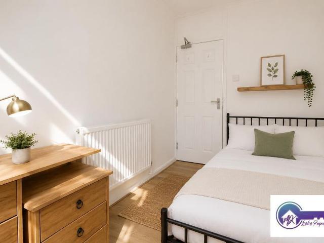 1 Bedroom Room in Flat Share To Rent