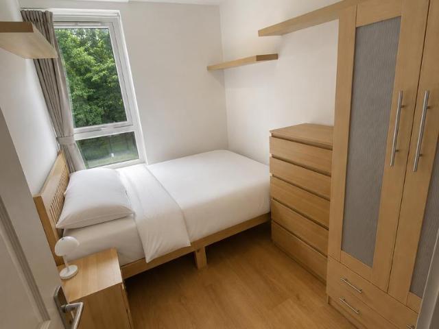 1 Bedroom Room in Flat Share To Rent