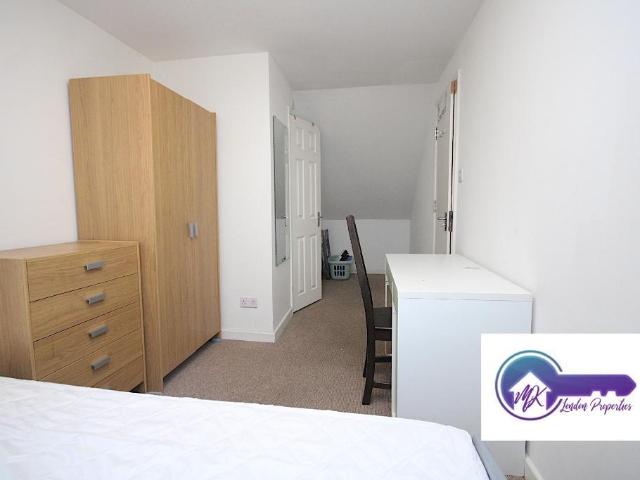 1 Bedroom Room in Flat Share To Rent
