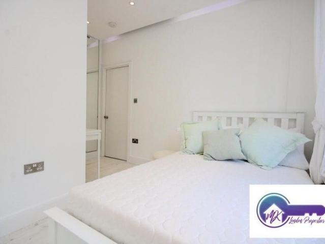 1 Bedroom Room in Flat Share To Rent