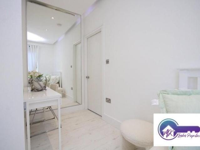 1 Bedroom Room in Flat Share To Rent