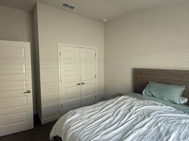 1 Bedroom Room Rental