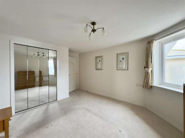 1 Bedroom Retirement Property